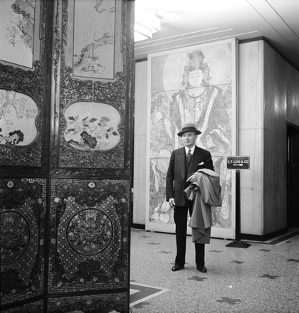 Chineseborn Art Antiques Dealer Ct Loo Editorial Stock Photo - Stock ...