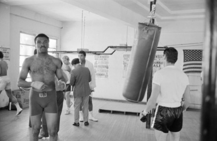 Professional Boxer Muhammad Ali Getting His Editorial Stock Photo ...