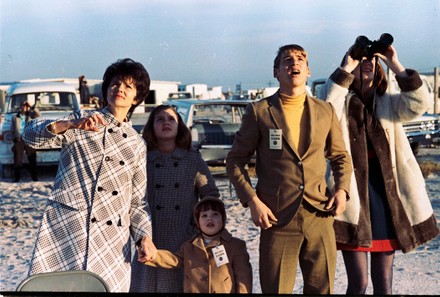 Marilyn Lovell Right Her Children Children Editorial Stock Photo ...