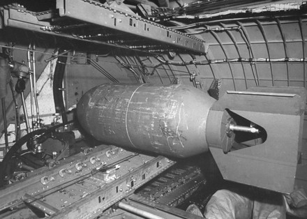 1000 Pound Bomb Hanging Position Bomb Editorial Stock Photo - Stock ...