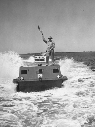 34 Amphibious tractors Stock Pictures, Editorial Images and Stock ...