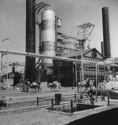 38 Abadan refinery Stock Pictures, Editorial Images and Stock Photos ...