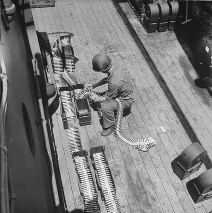 17 Loading machine gun Stock Pictures, Editorial Images and Stock ...
