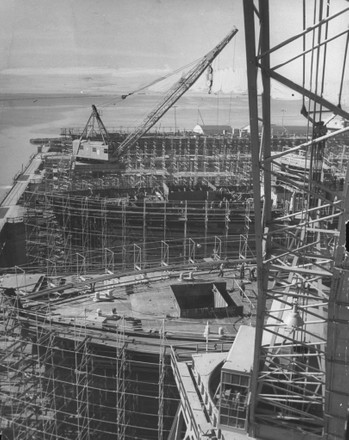 Workers Constructing Shipyards Richmond California April Editorial ...