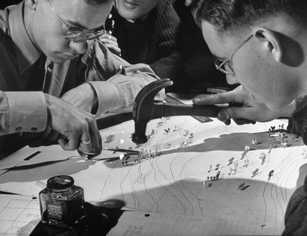 Soldiers Attaching Pins On Map Lincoln Editorial Stock Photo - Stock ...