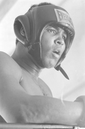 Closeup Professional Boxer Muhammad Ali Wearing Editorial Stock Photo ...