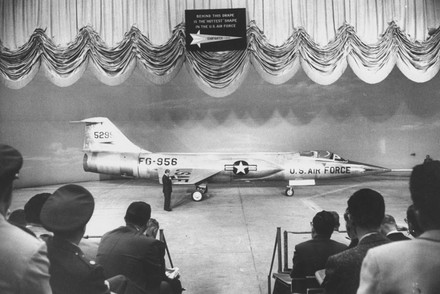 Stubby Winged Unveiled Curtained Lockheed Hangar Editorial Stock Photo ...