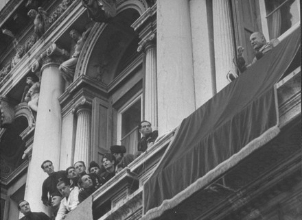 「Italian Fascist Dictator Benito Mussolini Giving」のエディトリアル写真素材 ‐ 画像素材 ...