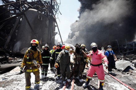 Thai Firefighters Rescue Workers Carry Body Editorial Stock Photo ...