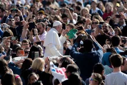 Pope Francis Poses Photo Group Priest Editorial Stock Photo - Stock ...