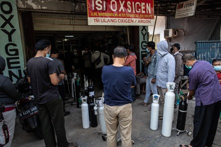 Queue Oxygen Refilling Ciputat South Tangerang Editorial Stock Photo ...