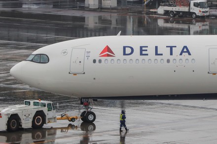 Delta Airlines Aircraft Seen Tokyo International Editorial Stock Photo ...