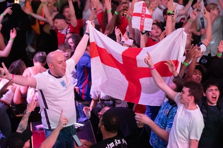England Supporters Celebrate England Reaching Final Editorial Stock ...