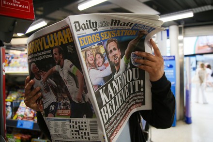 31 Front pages daily mail Stock Pictures, Editorial Images and Stock ...