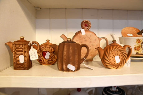 __COUNT__ Gill Wing Teapot Collection for Sale, London, UK - 08 Jul ...