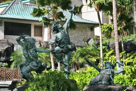 Large Copper Statues Showing Traditional Hawaiian Editorial Stock Photo ...