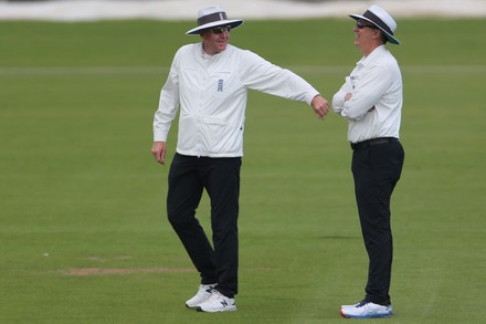 13 Umpires neil pratt Stock Pictures, Editorial Images and Stock Photos ...
