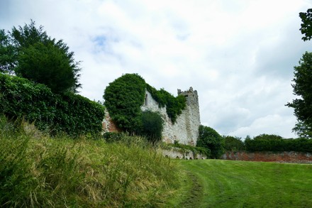 Remains Medieval Castle Wallingford Set Be Editorial Stock Photo ...