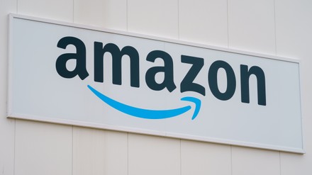 58 Amazon delivery sign Stock Pictures, Editorial Images and Stock ...
