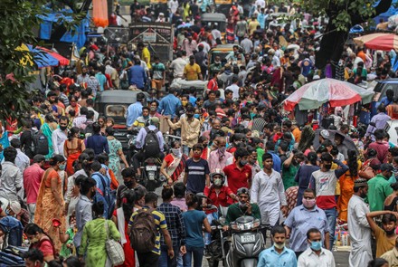 __COUNT__ Over crowded local market in Mumbai, India - 14 Jul 2021 ...