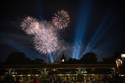 Mickey Mouseshaped Fireworks Over Disneyland Anaheim Editorial Stock ...