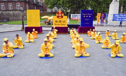 Falun Gong Practitioners Meditating During Protest Editorial Stock ...