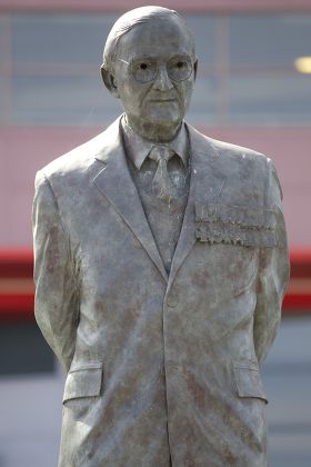 __COUNT__ Sir Tasker Watkins Statue, Cardiff, Wales, Britain - 01 Sep ...