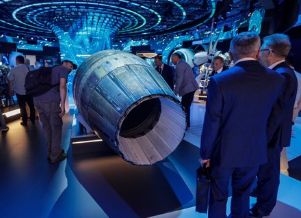 Visitors Examine Al41f Russian Variablebypass Ratio Editorial Stock ...