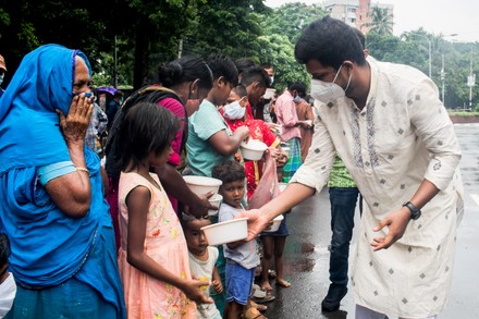 Food distribution to poor people in Dhaka, Bangladesh - 21 Jul 2021 ...