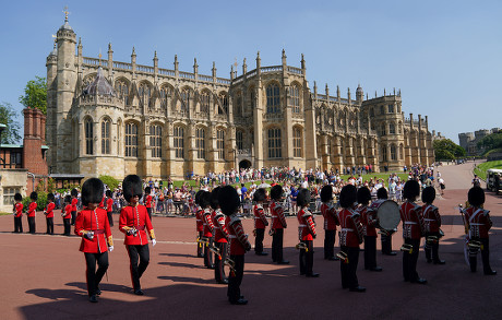 changing guard windsor castle Stock Photos (Exclusive) | Shutterstock