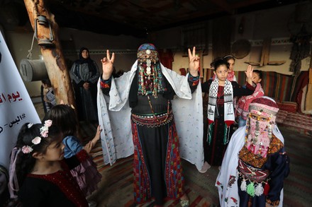 Palestinians Attend Event Marking Palestinian Traditional Editorial ...