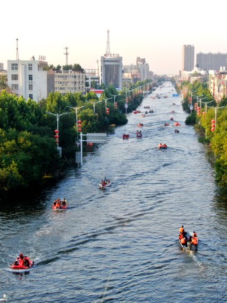 __COUNT__ imágenes de China Henan Weihui Hospital Flood Rescue - 26 Jul ...