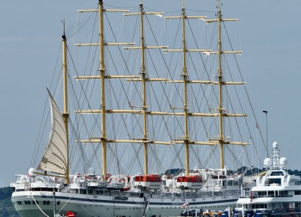 28 Worlds tallest sailing ship Stock Pictures, Editorial Images and ...