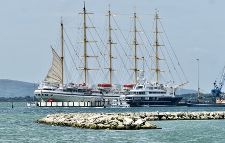 28 Worlds tallest sailing ship Stock Pictures, Editorial Images and ...