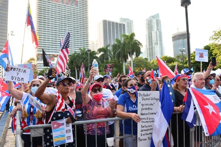 People Holding Cuban Us Flags Placards Editorial Stock Photo - Stock ...