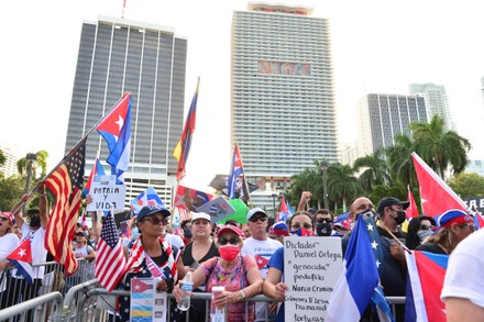 People Holding Cuban Us Flags Placards Editorial Stock Photo - Stock ...