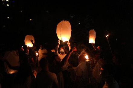 People Release Paper Lanterns Beirut Lebanon Editorial Stock Photo ...