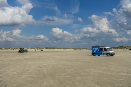 19 Bil strand Stock Pictures, Editorial Images and Stock Photos ...