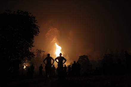 89 Open field fire Stock Pictures, Editorial Images and Stock Photos ...