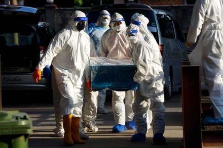 Funeral Workers Wearing Personal Protective Equipment Editorial Stock ...