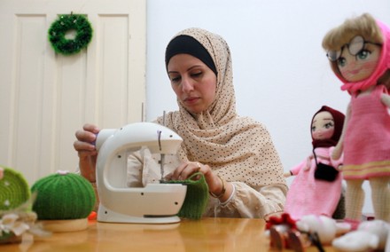 Palestinian Basma Mahmoud 33 Makes Dolls Editorial Stock Photo - Stock ...