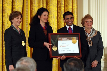 __COUNT__ First Lady awards 2007 National Medals for Museum and Library ...
