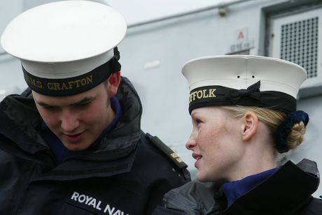 'Making Waves' TV Series. - 2004 Stock Pictures, Editorial Images and ...