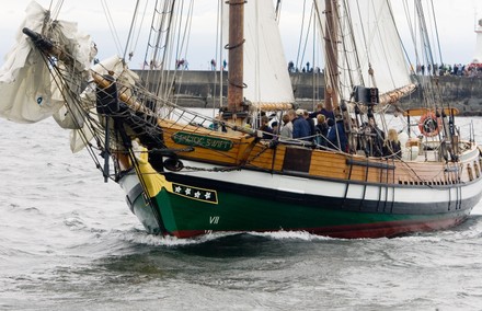 The111foot Square Topsail Schooner Pacific Swift Editorial Stock Photo ...