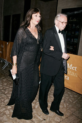 Metropolitan Opera Season opens with 'Das Rheingold', New York, America ...