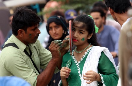 Pakistani Girl Have Her Face Painted Editorial Stock Photo - Stock ...