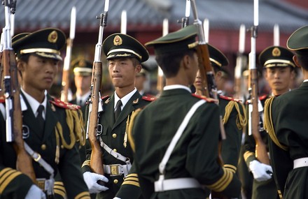 13 Soldiers performing drill Stock Pictures, Editorial Images and Stock ...