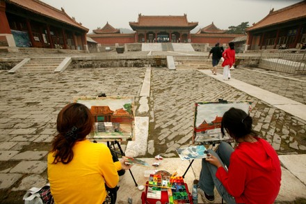 CHINESE ART STUDENTS PAINT PART ONE Editorial Stock Photo - Stock Image ...