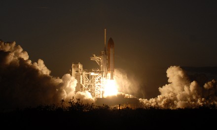 NASA's Space Shuttle Discovery launch on STS 119 from the Kennedy Space ...