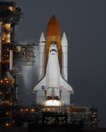 Shortly After Sunset Nasas Space Shuttle Editorial Stock Photo - Stock ...